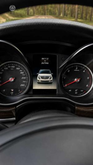 Black Mercedes-Benz V 250 2019 in Birzai, with an engine capacity of 2.14 L and mileage of 268 thousand km for 38500 €, photo 18 on AUTOMOTO.COM.LV