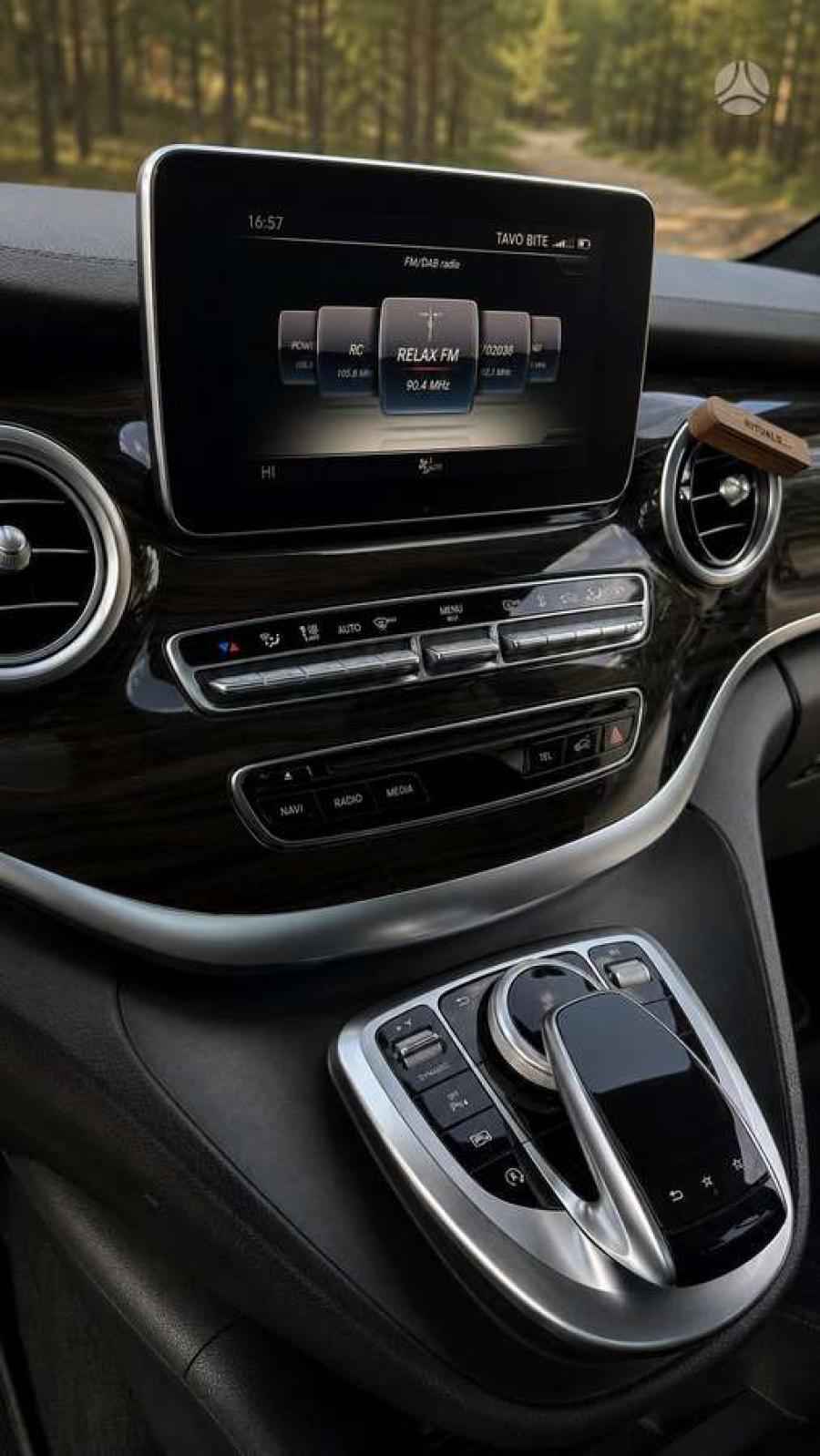Black Mercedes-Benz V 250 2019 in Birzai, with an engine capacity of 2.14 L and mileage of 268 thousand km for 38500 €, photo 21 on AUTOMOTO.COM.LV