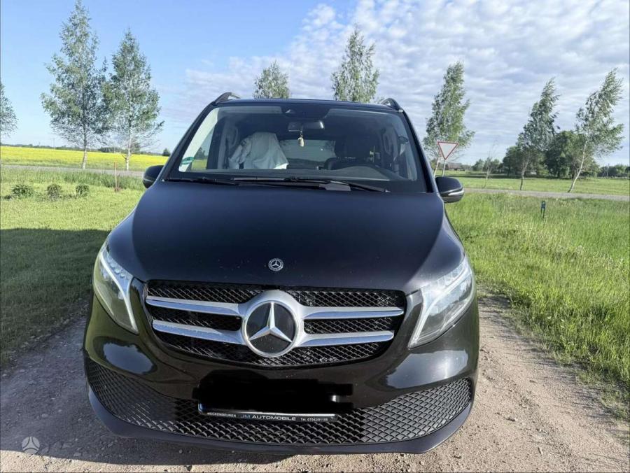 Black Mercedes-Benz V 250 2019 in Vilnius, with an engine capacity of 1.95 L and mileage of 260 thousand km for 25700 €, photo 7 on AUTOMOTO.COM.LV