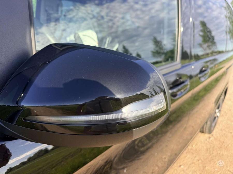 Black Mercedes-Benz V 250 2019 in Vilnius, with an engine capacity of 1.95 L and mileage of 260 thousand km for 25700 €, photo 9 on AUTOMOTO.COM.LV