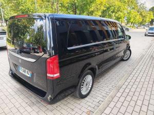 Black Mercedes-Benz V 250 2019 in Taurage, with an engine capacity of 2.00 L and mileage of 350 thousand km for 25400 €, photo 7 on AUTOMOTO.COM.LV