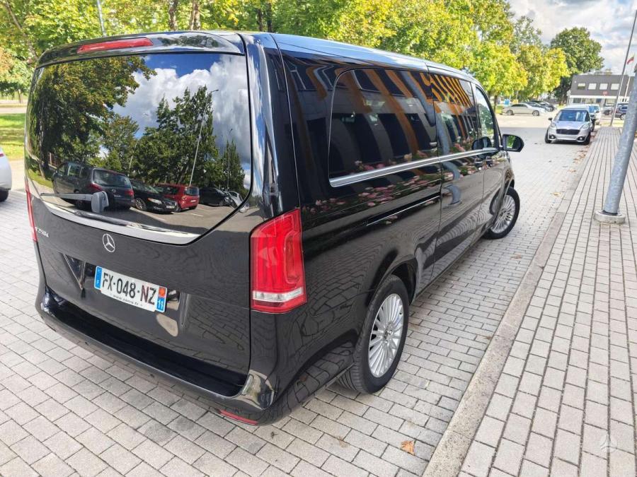 Black Mercedes-Benz V 250 2019 in Taurage, with an engine capacity of 2.00 L and mileage of 350 thousand km for 25400 €, photo 8 on AUTOMOTO.COM.LV