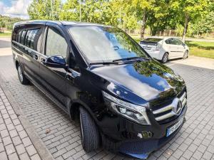 Black Mercedes-Benz V 250 2019 in Taurage, with an engine capacity of 2.00 L and mileage of 350 thousand km for 25400 €, photo 9 on AUTOMOTO.COM.LV