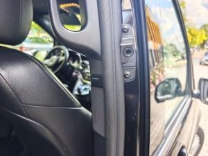 Black Mercedes-Benz V 250 2019 in Taurage, with an engine capacity of 2.00 L and mileage of 350 thousand km for 25400 €, photo 16 on AUTOMOTO.COM.LV