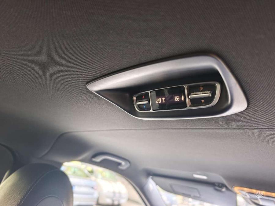 Black Mercedes-Benz V 250 2019 in Taurage, with an engine capacity of 2.00 L and mileage of 350 thousand km for 25400 €, photo 18 on AUTOMOTO.COM.LV