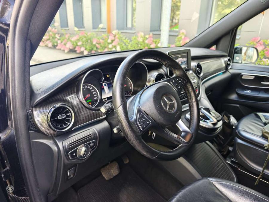 Black Mercedes-Benz V 250 2019 in Taurage, with an engine capacity of 2.00 L and mileage of 350 thousand km for 25400 €, photo 25 on AUTOMOTO.COM.LV