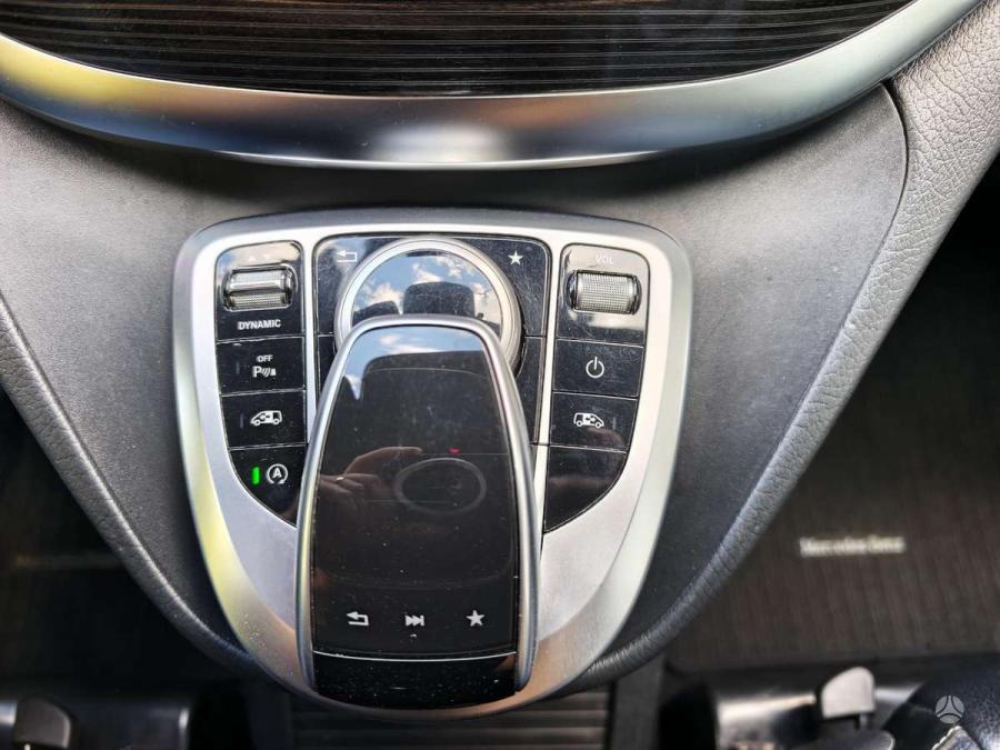 Black Mercedes-Benz V 250 2019 in Taurage, with an engine capacity of 2.00 L and mileage of 350 thousand km for 25400 €, photo 30 on AUTOMOTO.COM.LV