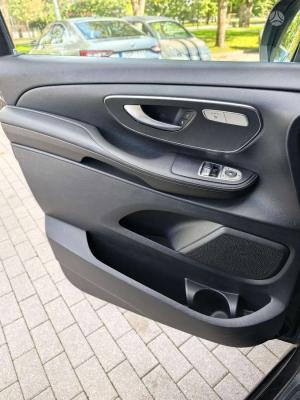 Black Mercedes-Benz V 250 2019 in Taurage, with an engine capacity of 2.00 L and mileage of 350 thousand km for 25400 €, photo 31 on AUTOMOTO.COM.LV