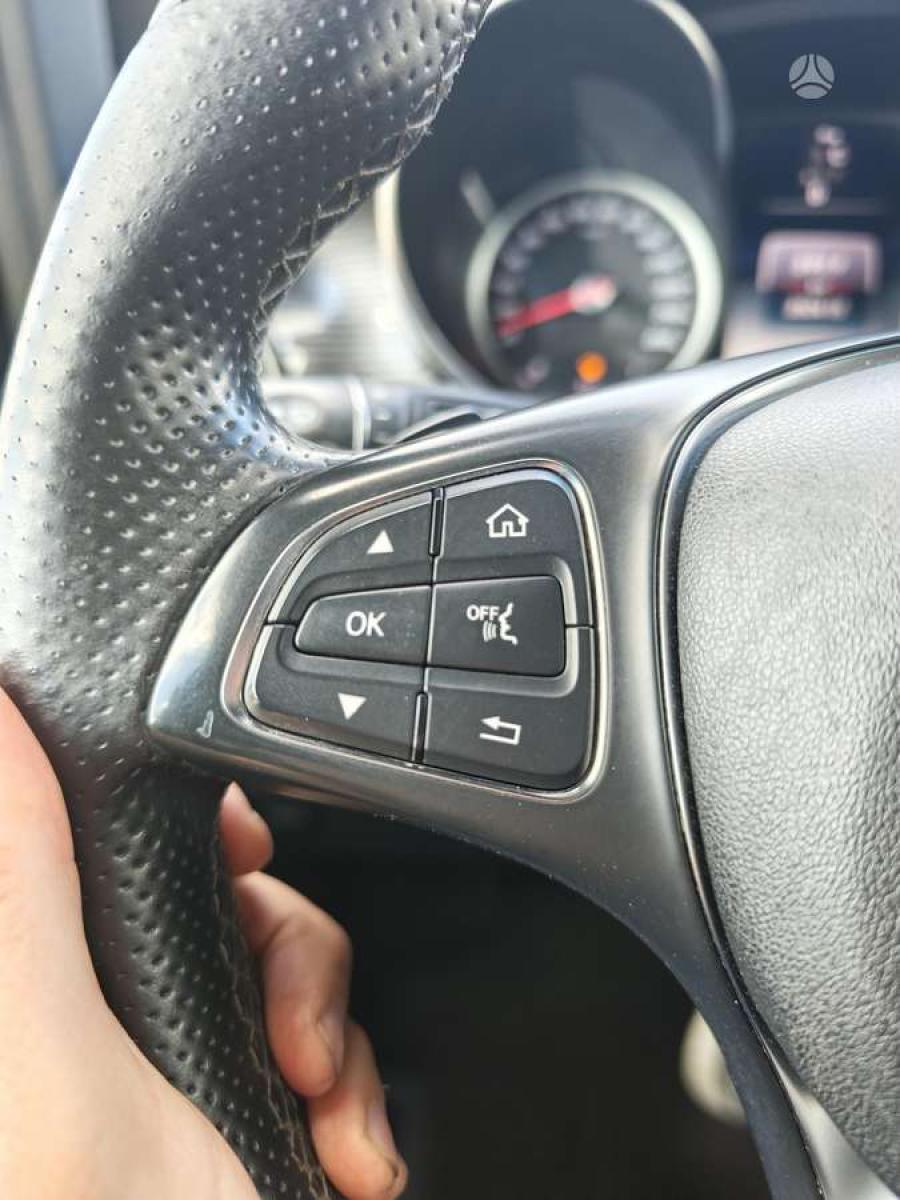 Black Mercedes-Benz V 250 2019 in Taurage, with an engine capacity of 2.00 L and mileage of 350 thousand km for 25400 €, photo 33 on AUTOMOTO.COM.LV