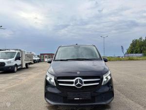Black Mercedes-Benz V 250 2021 in Vilnius, with an engine capacity of 1.95 L and mileage of 159 thousand km for 29850 €, photo 3 on AUTOMOTO.COM.LV