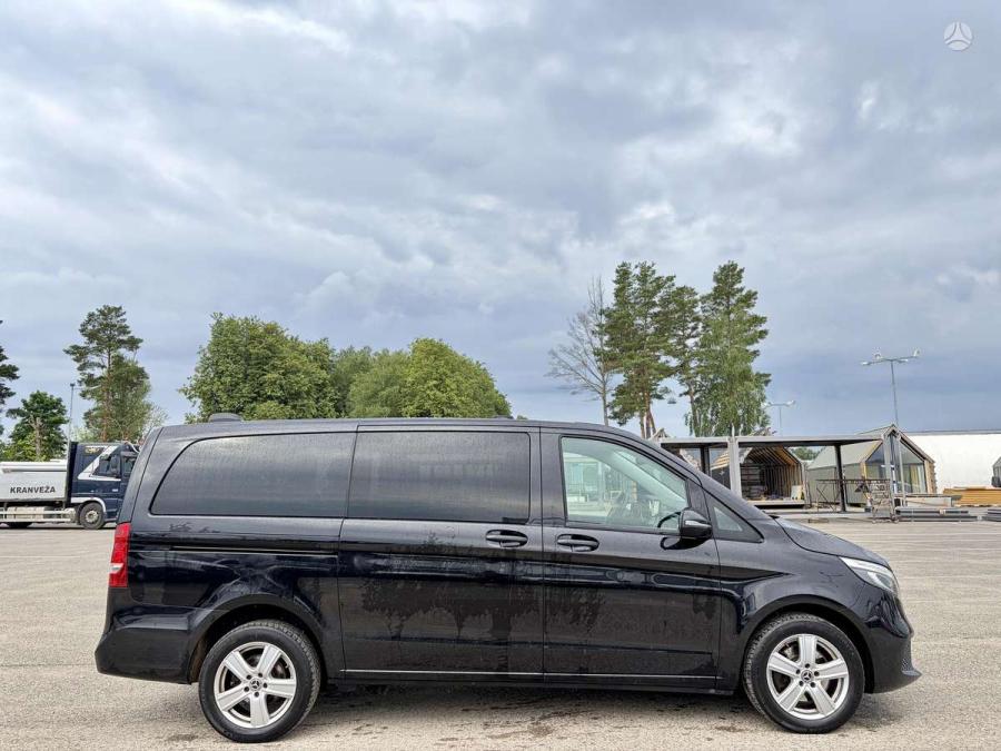 Black Mercedes-Benz V 250 2021 in Vilnius, with an engine capacity of 1.95 L and mileage of 159 thousand km for 29850 €, photo 5 on AUTOMOTO.COM.LV