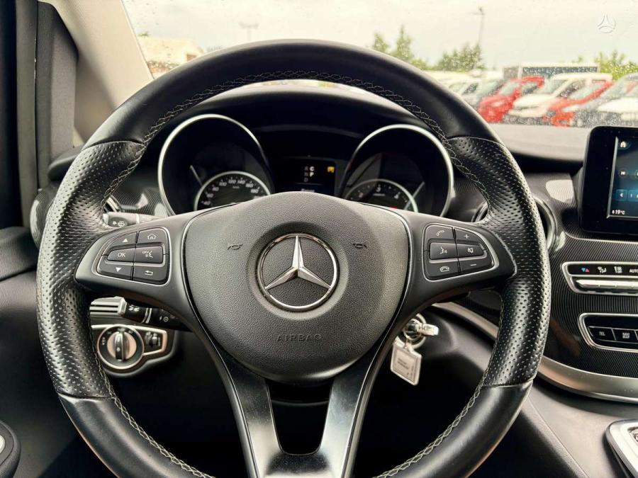 Black Mercedes-Benz V 250 2021 in Vilnius, with an engine capacity of 1.95 L and mileage of 159 thousand km for 29850 €, photo 18 on AUTOMOTO.COM.LV