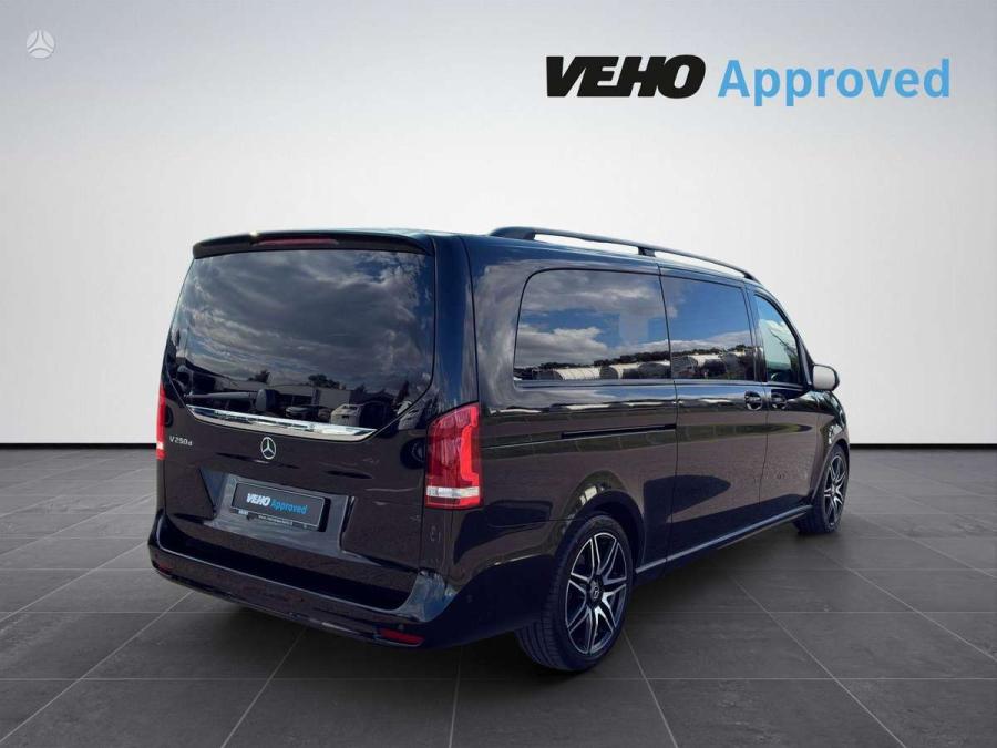 Black Mercedes-Benz V 250 2023 in Kaunas, with an engine capacity of 1.95 L and mileage of 129 thousand km for 49875 €, photo 3 on AUTOMOTO.COM.LV