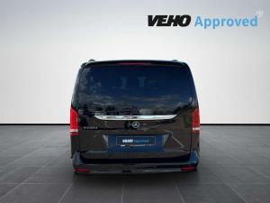 Black Mercedes-Benz V 250 2023 in Kaunas, with an engine capacity of 1.95 L and mileage of 129 thousand km for 49875 €, photo 5 on AUTOMOTO.COM.LV