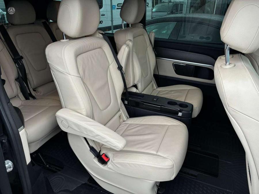 Black Mercedes-Benz V 250 2023 in Kaunas, with an engine capacity of 1.95 L and mileage of 129 thousand km for 49875 €, photo 10 on AUTOMOTO.COM.LV