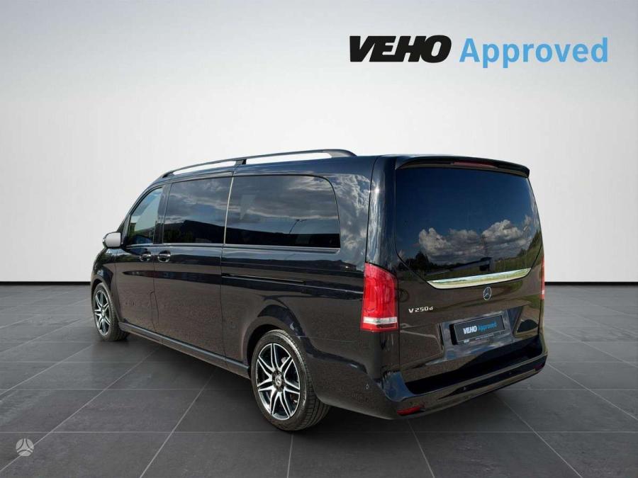 Black Mercedes-Benz V 250 2023 in Kaunas, with an engine capacity of 1.95 L and mileage of 129 thousand km for 49875 €, photo 16 on AUTOMOTO.COM.LV