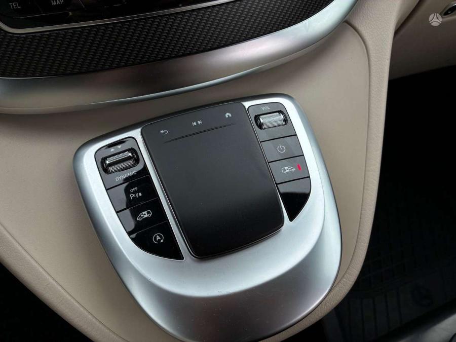 Black Mercedes-Benz V 250 2023 in Kaunas, with an engine capacity of 1.95 L and mileage of 129 thousand km for 49875 €, photo 26 on AUTOMOTO.COM.LV