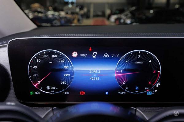 Black Mercedes-Benz V 250 2024 in Riga, with an engine capacity of 1.95 L and mileage of 43 thousand km for 88000 €, photo 10 on AUTOMOTO.COM.LV