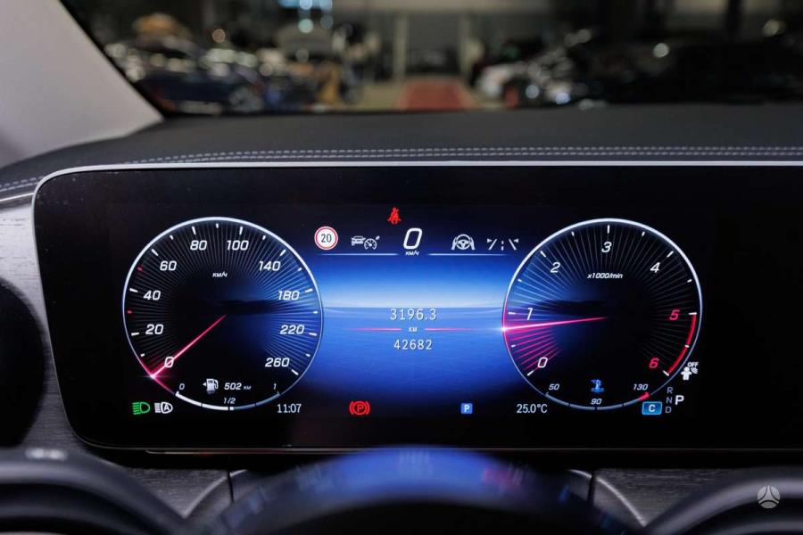 Black Mercedes-Benz V 250 2024 in Riga, with an engine capacity of 1.95 L and mileage of 43 thousand km for 88000 €, photo 11 on AUTOMOTO.COM.LV