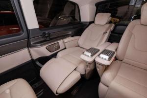 Black Mercedes-Benz V 250 2024 in Riga, with an engine capacity of 1.95 L and mileage of 43 thousand km for 88000 €, photo 12 on AUTOMOTO.COM.LV