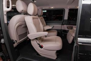 Black Mercedes-Benz V 250 2024 in Riga, with an engine capacity of 1.95 L and mileage of 43 thousand km for 88000 €, photo 27 on AUTOMOTO.COM.LV