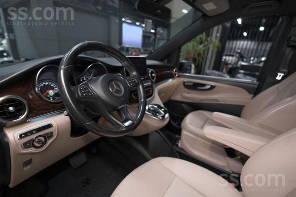 Black Mercedes-Benz V 250 2014 in Riga, with an engine capacity of 2.20 L and mileage of 364 thousand km for 26900 €, photo 11 on AUTOMOTO.COM.LV