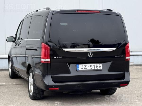 Black Mercedes-Benz V 250 2014 in Jelgava, with an engine capacity of 2.20 L and mileage of 355 thousand km for 23800 €, photo 4 on AUTOMOTO.COM.LV