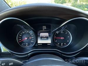 Black Mercedes-Benz V 250 2014 in Tukums, with an engine capacity of 2.20 L and mileage of 291 thousand km for 27900 €, photo 19 on AUTOMOTO.COM.LV
