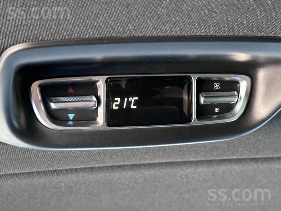 Black Mercedes-Benz V 250 2014 in Tukums, with an engine capacity of 2.20 L and mileage of 291 thousand km for 27900 €, photo 29 on AUTOMOTO.COM.LV