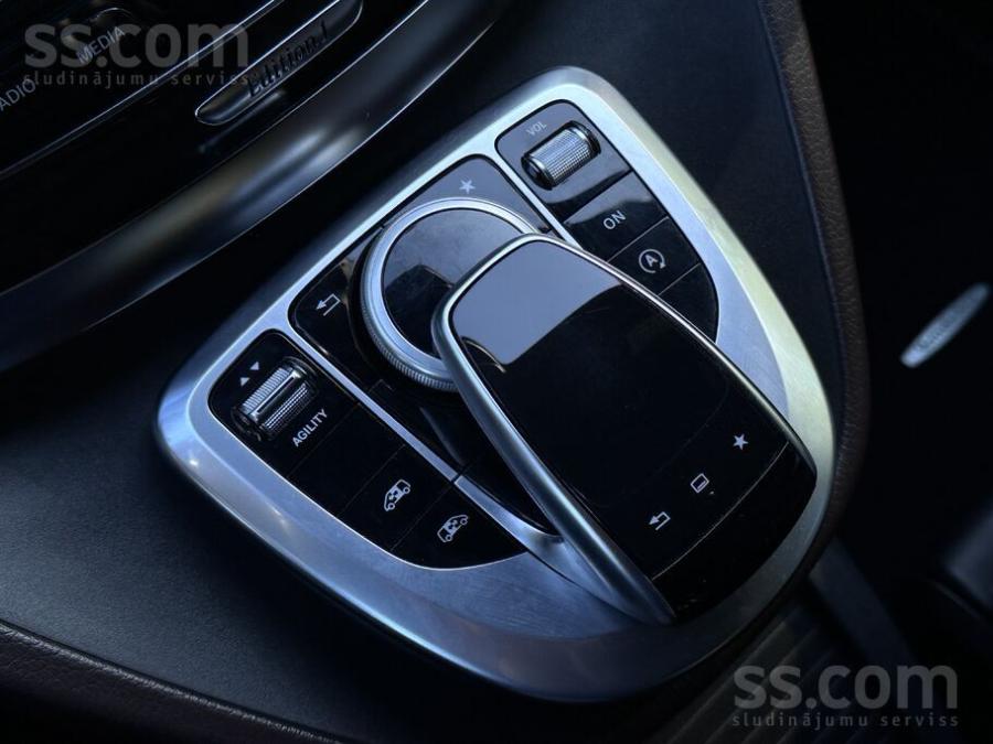 Black Mercedes-Benz V 250 2014 in Tukums, with an engine capacity of 2.20 L and mileage of 291 thousand km for 27900 €, photo 31 on AUTOMOTO.COM.LV