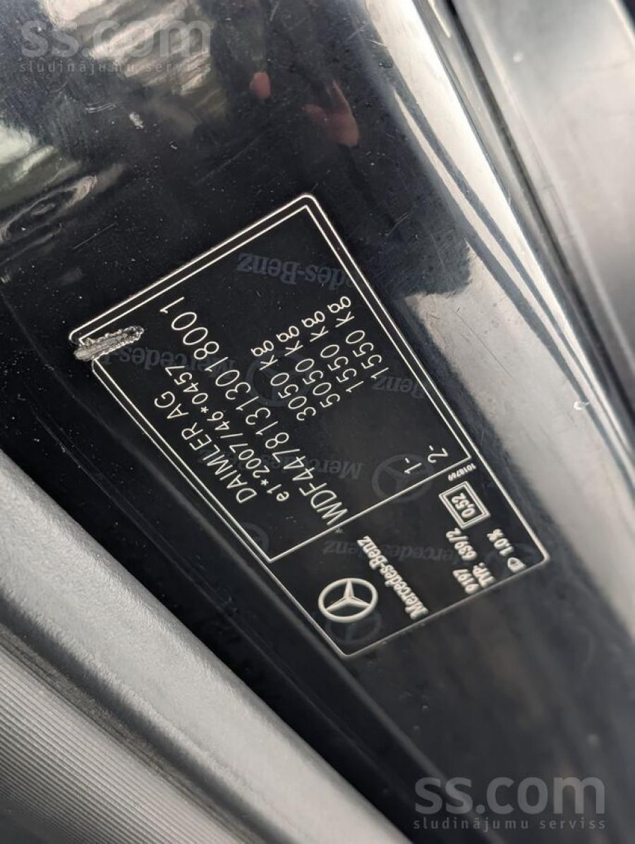 Black Mercedes-Benz V 250 2014 in Jurmala, with an engine capacity of 2.10 L and mileage of 0 thousand km for 17750 €, photo 12 on AUTOMOTO.COM.LV