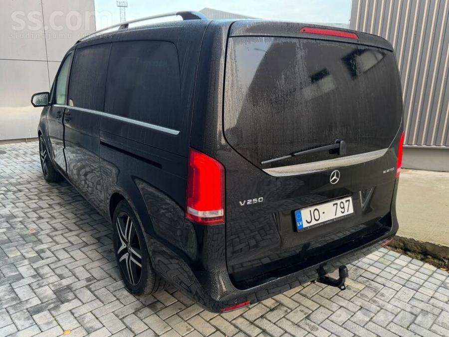 Black Mercedes-Benz V 250 2014 in Riga, with an engine capacity of 2.20 L and mileage of 187 thousand km for 28000 €, photo 4 on AUTOMOTO.COM.LV