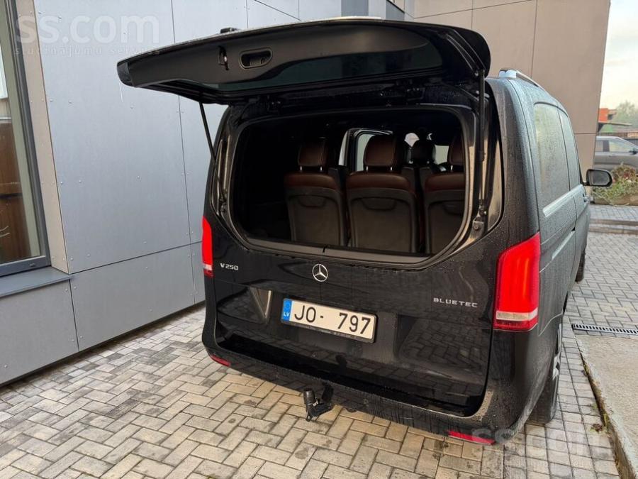Black Mercedes-Benz V 250 2014 in Riga, with an engine capacity of 2.20 L and mileage of 187 thousand km for 28000 €, photo 6 on AUTOMOTO.COM.LV