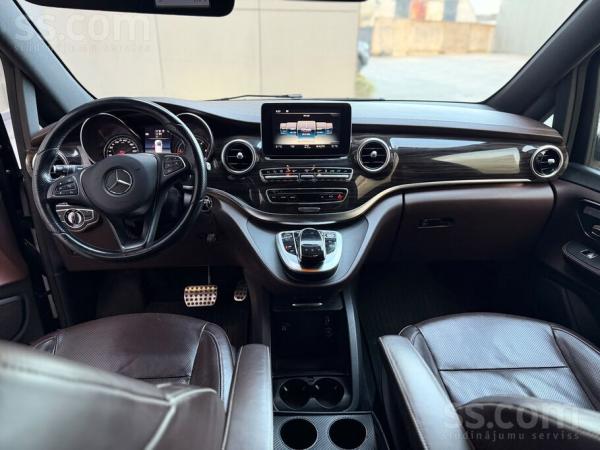 Mercedes-Benz V 250 2014 Rīga vietnē Melns Mercedes-Benz V 250 2014 Rīga, ar dzinēja tilpumu 2.20 L un nobraukumu 187 tūkst. km par 28000 €, foto 9 vietnē AUTOMOTO.COM.LV