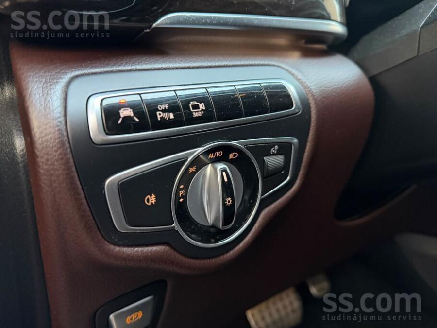 Black Mercedes-Benz V 250 2014 in Riga, with an engine capacity of 2.20 L and mileage of 187 thousand km for 28000 €, photo 11 on AUTOMOTO.COM.LV