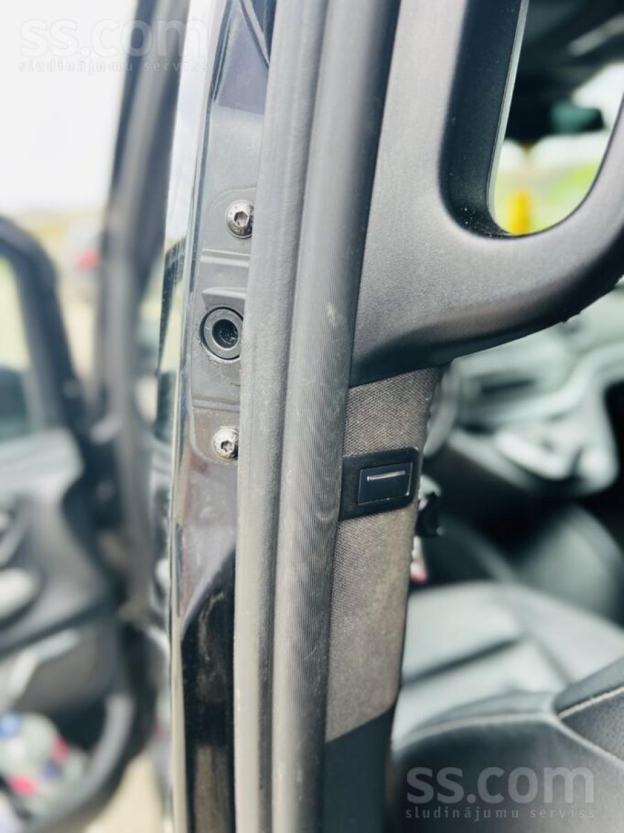 Melns Mercedes-Benz V 250 2015 Rīga, ar dzinēja tilpumu 2.20 L un nobraukumu 382 tūkst. km par 19200 €, foto 21 vietnē AUTOMOTO.COM.LV