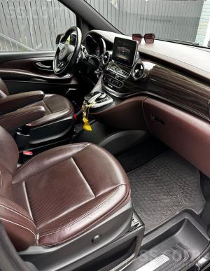 Melns Mercedes-Benz V 250 2015 Jēkabpils, ar dzinēja tilpumu 2.20 L un nobraukumu 196 tūkst. km par 28640 €, foto 8 vietnē AUTOMOTO.COM.LV