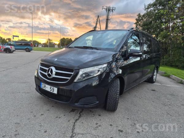 Melns Mercedes-Benz V 250 2015 Rīga, ar dzinēja tilpumu 2.10 L un nobraukumu 405 tūkst. km par 13600 €, foto 1 vietnē AUTOMOTO.COM.LV