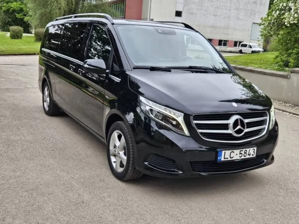 Black Mercedes-Benz V 250 2016 in Jekabpils, with an engine capacity of 2.20 L and mileage of 255 thousand km for 26990 €, photo 4 on AUTOMOTO.COM.LV