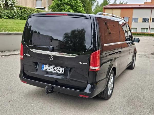 Black Mercedes-Benz V 250 2016 in Jekabpils, with an engine capacity of 2.20 L and mileage of 255 thousand km for 26990 €, photo 7 on AUTOMOTO.COM.LV