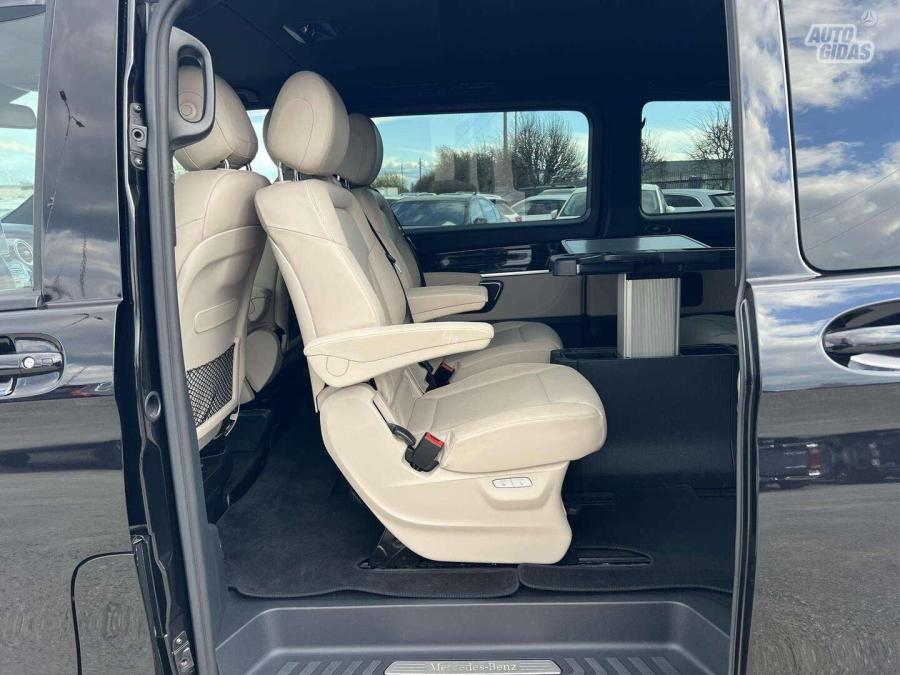 Melns Mercedes-Benz V 250 2017 Marijampole, ar dzinēja tilpumu 2.10 L un nobraukumu 300 tūkst. km par 29950 €, foto 24 vietnē AUTOMOTO.COM.LV