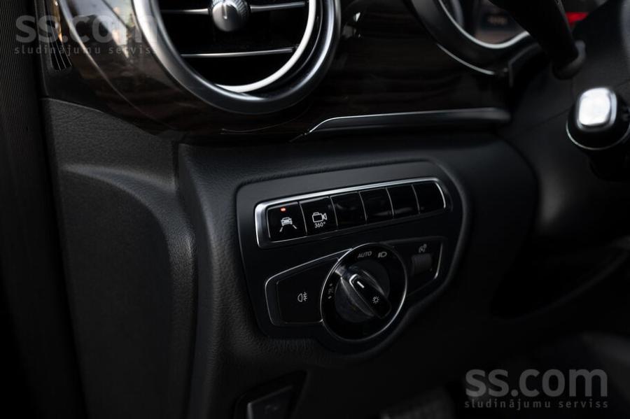 Black Mercedes-Benz V 250 2017 in Jelgava, with an engine capacity of 2.10 L and mileage of 79 thousand km for 40000 €, photo 10 on AUTOMOTO.COM.LV