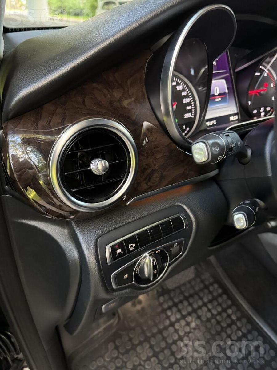 Melns Mercedes-Benz V 250 2017 Rīga, ar dzinēja tilpumu 2.50 L un nobraukumu 183 tūkst. km par 27000 €, foto 14 vietnē AUTOMOTO.COM.LV