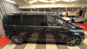 Black Mercedes-Benz V 250 2017 in Riga, with an engine capacity of 2.00 L and mileage of 134 thousand km for 27190 €, photo 4 on AUTOMOTO.COM.LV