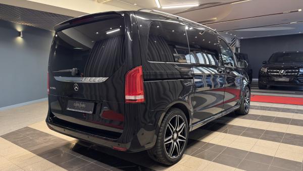 Melns Mercedes-Benz V 250 2017 Rīga, ar dzinēja tilpumu 2.00 L un nobraukumu 134 tūkst. km par 27190 €, foto 4 vietnē AUTOMOTO.COM.LV