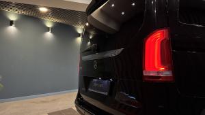 Black Mercedes-Benz V 250 2017 in Riga, with an engine capacity of 2.00 L and mileage of 134 thousand km for 27190 €, photo 21 on AUTOMOTO.COM.LV