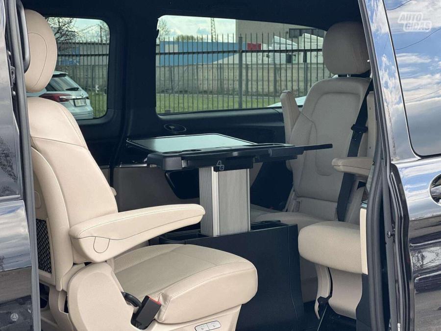 Black Mercedes-Benz V 250 2017 in Kaunas, with an engine capacity of 2.10 L and mileage of 300 thousand km for 29450 €, photo 23 on AUTOMOTO.COM.LV