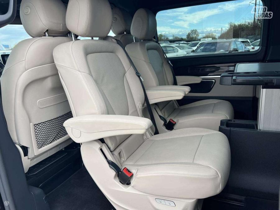 Black Mercedes-Benz V 250 2017 in Kaunas, with an engine capacity of 2.10 L and mileage of 300 thousand km for 29450 €, photo 25 on AUTOMOTO.COM.LV