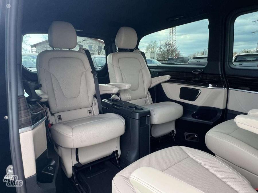 Black Mercedes-Benz V 250 2017 in Kaunas, with an engine capacity of 2.10 L and mileage of 300 thousand km for 29450 €, photo 30 on AUTOMOTO.COM.LV