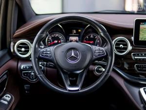 Black Mercedes-Benz V 250 2017 in Kaunas, with an engine capacity of 2.10 L and mileage of 183 thousand km for 38950 €, photo 19 on AUTOMOTO.COM.LV